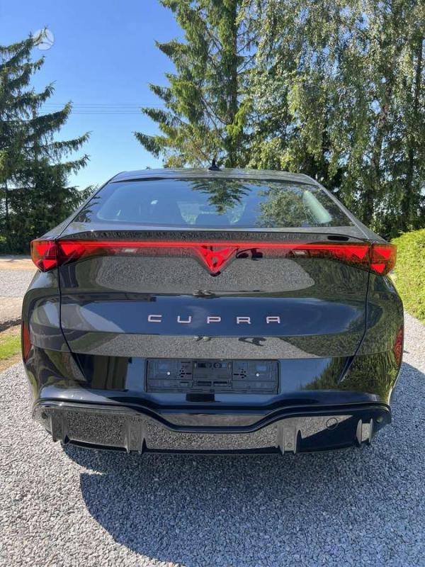 Grey Cupra Tavascan 2015 in Kaunas, with an engine capacity of 0.00 L and mileage of 18 thousand km for 24750 €, photo 8 on AUTOMOTO.COM.LV