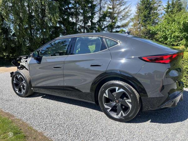 Серый Cupra Tavascan 2025 в Каунас, объемом двигателя 0.00 л и пробегом 18 тыс. км за 25950 €, фото 10 на AUTOMOTO.COM.LV