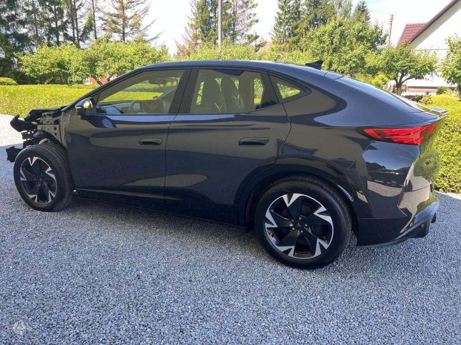 Серый Cupra Tavascan 2025 в Каунас, объемом двигателя 0.00 л и пробегом 18 тыс. км за 23450 €, фото 4 на AUTOMOTO.COM.LV