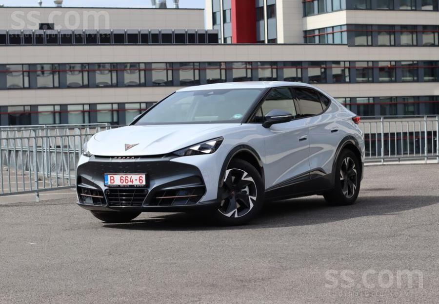 Белый Cupra Tavascan 2025 в Рига, объемом двигателя 0.00 л и пробегом 2 тыс. км за 40980 €, фото 4 на AUTOMOTO.COM.LV