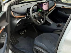 Белый Cupra Tavascan 2025 в Рига, объемом двигателя 0.00 л и пробегом 2 тыс. км за 40980 €, фото 8 на AUTOMOTO.COM.LV