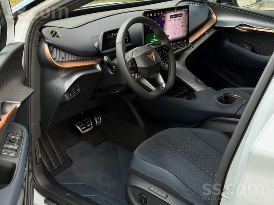 Белый Cupra Tavascan 2025 в Рига, объемом двигателя 0.00 л и пробегом 2 тыс. км за 40980 €, фото 8 на AUTOMOTO.COM.LV