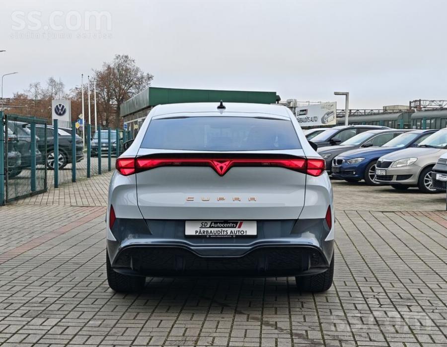 Белый Cupra Tavascan 2025 в Лиепая, объемом двигателя 0.00 л и пробегом 0 тыс. км за 45270 €, фото 4 на AUTOMOTO.COM.LV