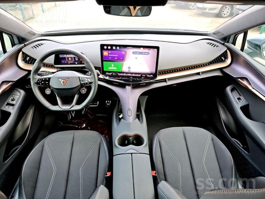 Белый Cupra Tavascan 2025 в Лиепая, объемом двигателя 0.00 л и пробегом 0 тыс. км за 45270 €, фото 9 на AUTOMOTO.COM.LV