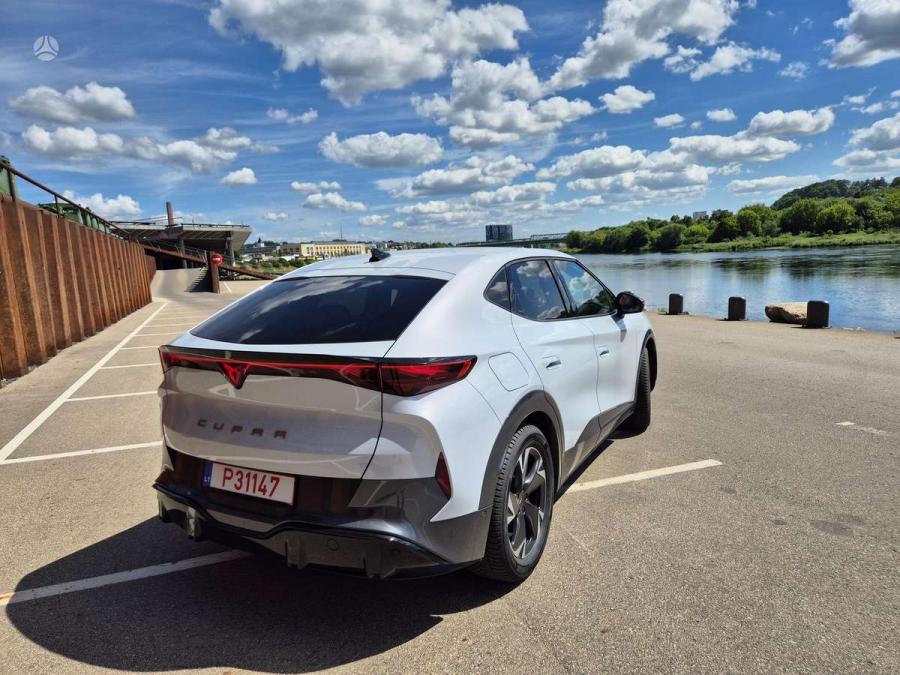 Белый Cupra Tavascan 2025 в Каунас, объемом двигателя 0.00 л и пробегом 400 тыс. км за 35550 €, фото 5 на AUTOMOTO.COM.LV