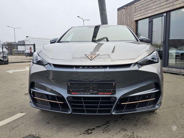Dzeltens Cupra Tavascan 2024 Viļņa, ar dzinēja tilpumu 0.00 L un nobraukumu 21 tūkst. km par 42900 €, foto 3 vietnē AUTOMOTO.COM.LV