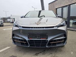 Dzeltens Cupra Tavascan 2024 Viļņa, ar dzinēja tilpumu 0.00 L un nobraukumu 21 tūkst. km par 42900 €, foto 3 vietnē AUTOMOTO.COM.LV