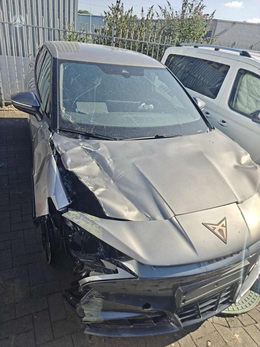 Dzeltens Cupra Tavascan 2025 Kauņa, ar dzinēja tilpumu 0.00 L un nobraukumu 20 tūkst. km par 19300 €, foto 3 vietnē AUTOMOTO.COM.LV