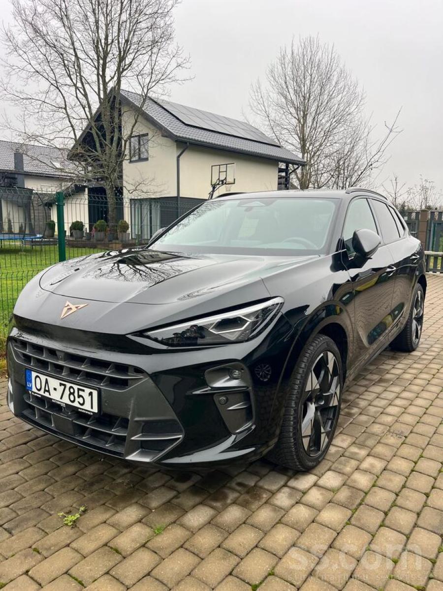 Black Cupra Terramar 2024 in Riga, with an engine capacity of 2.00 L and mileage of 16 thousand km for 37000 €, photo 6 on AUTOMOTO.COM.LV