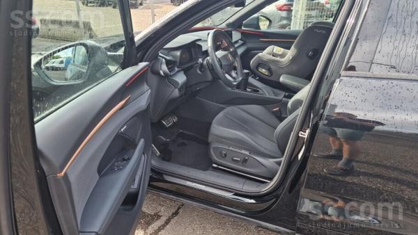 Black Cupra Terramar 2024 in Riga, with an engine capacity of 1.50 L and mileage of 19 thousand km for 31500 €, photo 10 on AUTOMOTO.COM.LV