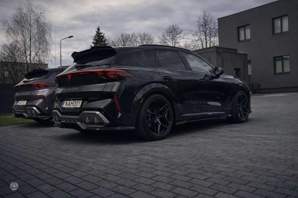 Black Cupra Terramar 2025 in Mazeikiai, with an engine capacity of 1.98 L and mileage of 3 thousand km for 43900 €, photo 4 on AUTOMOTO.COM.LV