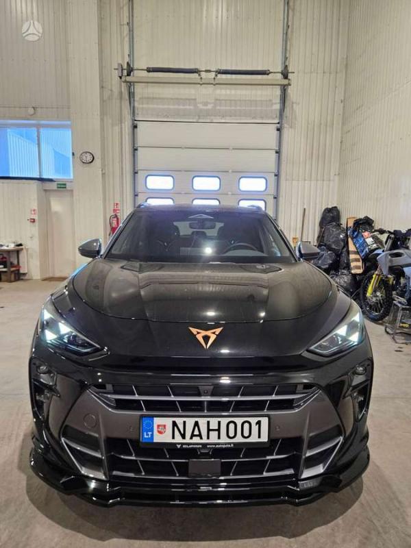 Black Cupra Terramar 2025 in Mazeikiai, with an engine capacity of 1.98 L and mileage of 3 thousand km for 43900 €, photo 6 on AUTOMOTO.COM.LV