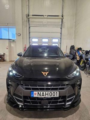 Melns Cupra Terramar 2025 Mažeikiai, ar dzinēja tilpumu 1.98 L un nobraukumu 3 tūkst. km par 43900 €, foto 7 vietnē AUTOMOTO.COM.LV