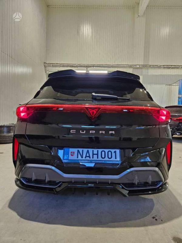 Black Cupra Terramar 2025 in Mazeikiai, with an engine capacity of 1.98 L and mileage of 3 thousand km for 43900 €, photo 8 on AUTOMOTO.COM.LV