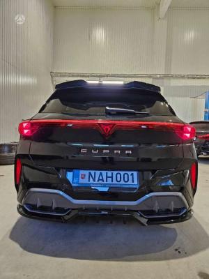Melns Cupra Terramar 2025 Mažeikiai, ar dzinēja tilpumu 1.98 L un nobraukumu 3 tūkst. km par 43900 €, foto 9 vietnē AUTOMOTO.COM.LV