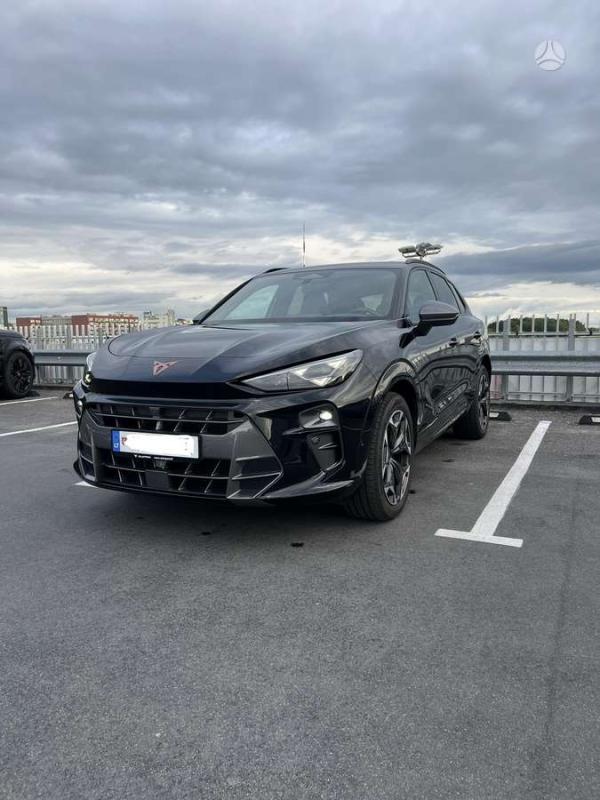 Black Cupra Terramar 2025 in Vilnius, with an engine capacity of 1.98 L and mileage of 12 thousand km for 40900 €, photo 1 on AUTOMOTO.COM.LV