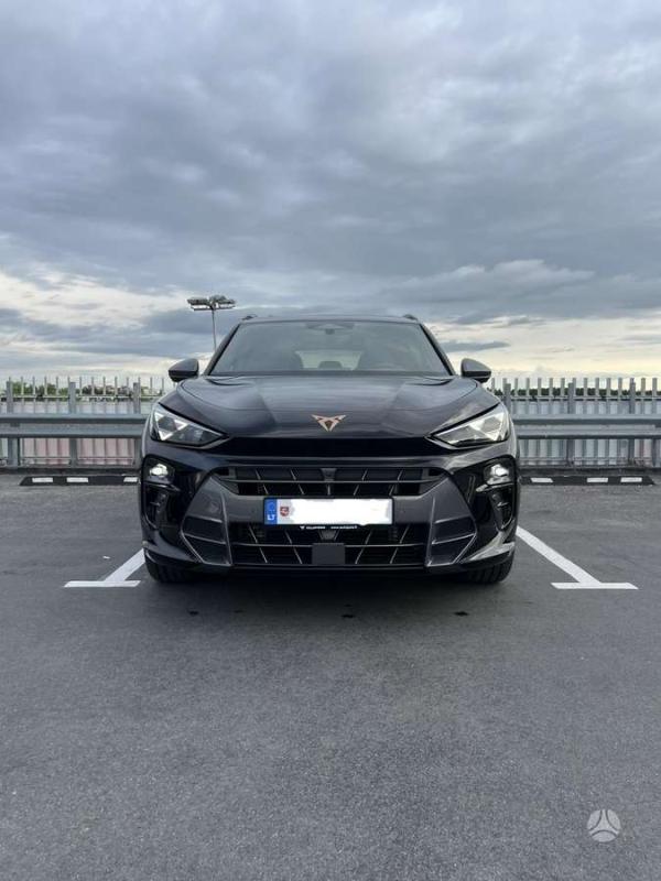 Black Cupra Terramar 2025 in Vilnius, with an engine capacity of 1.98 L and mileage of 12 thousand km for 40900 €, photo 2 on AUTOMOTO.COM.LV
