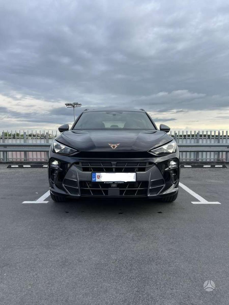Melns Cupra Terramar 2025 Viļņa, ar dzinēja tilpumu 1.98 L un nobraukumu 12 tūkst. km par 40900 €, foto 3 vietnē AUTOMOTO.COM.LV