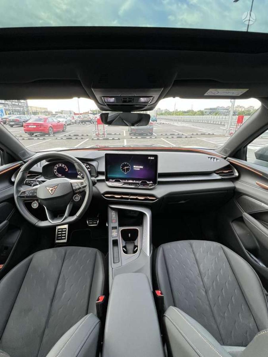 Melns Cupra Terramar 2025 Viļņa, ar dzinēja tilpumu 1.98 L un nobraukumu 12 tūkst. km par 40900 €, foto 8 vietnē AUTOMOTO.COM.LV