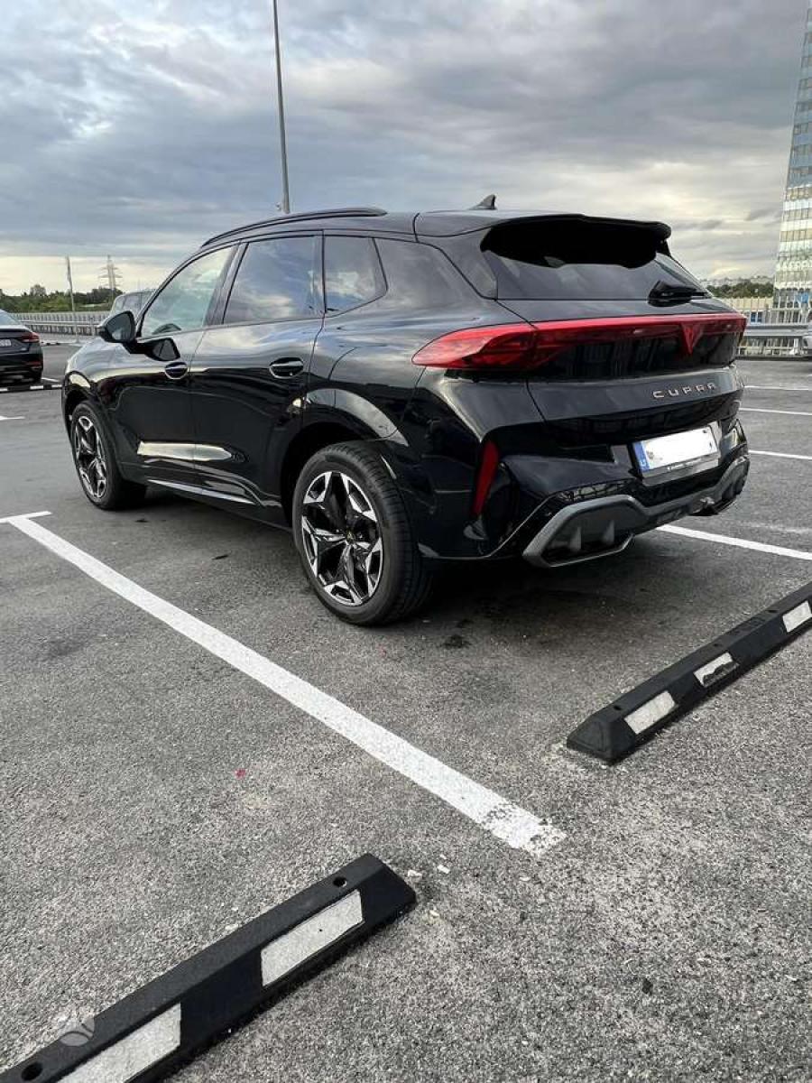 Melns Cupra Terramar 2025 Viļņa, ar dzinēja tilpumu 1.98 L un nobraukumu 12 tūkst. km par 40900 €, foto 10 vietnē AUTOMOTO.COM.LV