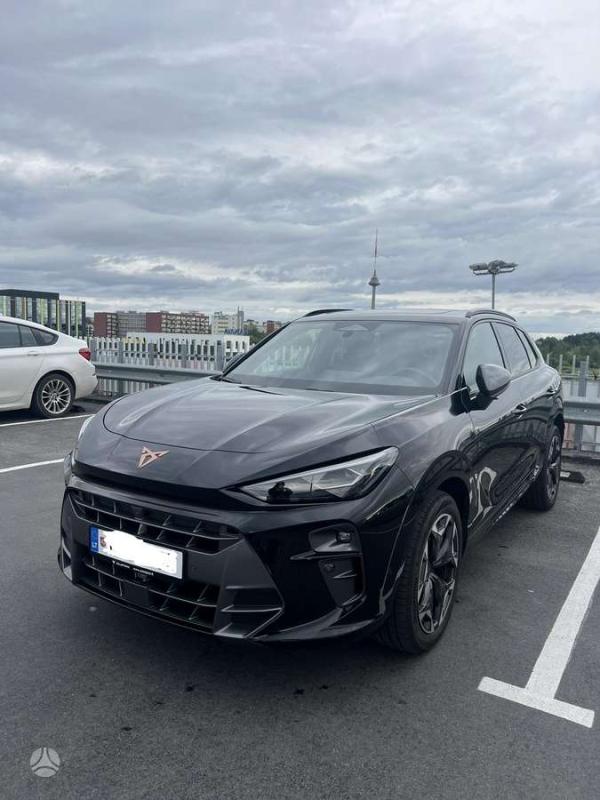 Black Cupra Terramar 2025 in Vilnius, with an engine capacity of 1.98 L and mileage of 12 thousand km for 40900 €, photo 10 on AUTOMOTO.COM.LV