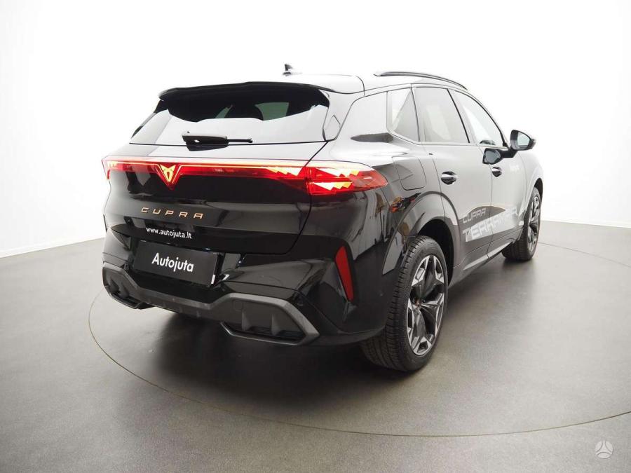 Черный Cupra Terramar 2025 в Вильнюс, объемом двигателя 1.50 л и пробегом 16 тыс. км за 43900 €, фото 5 на AUTOMOTO.COM.LV