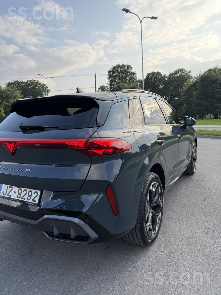 Blue Cupra Terramar 2025 in Riga, with an engine capacity of 2.00 L and mileage of 26 thousand km for 37500 €, photo 5 on AUTOMOTO.COM.LV