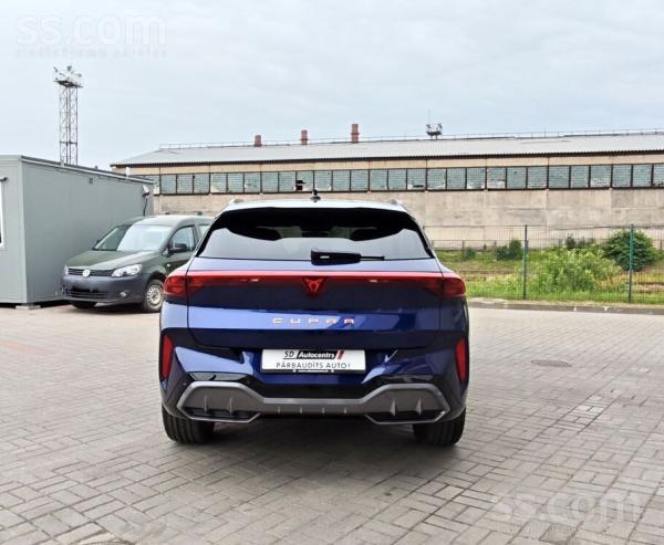 Zils Cupra Terramar 2025 Liepāja, ar dzinēja tilpumu 1.50 L un nobraukumu 11 tūkst. km par 36500 €, foto 4 vietnē AUTOMOTO.COM.LV