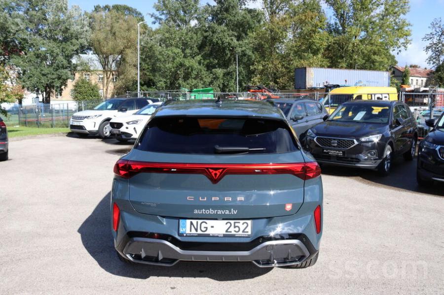 Zils Cupra Terramar 2026 Rīga, ar dzinēja tilpumu 1.50 L un nobraukumu 5 tūkst. km par 36990 €, foto 32 vietnē AUTOMOTO.COM.LV