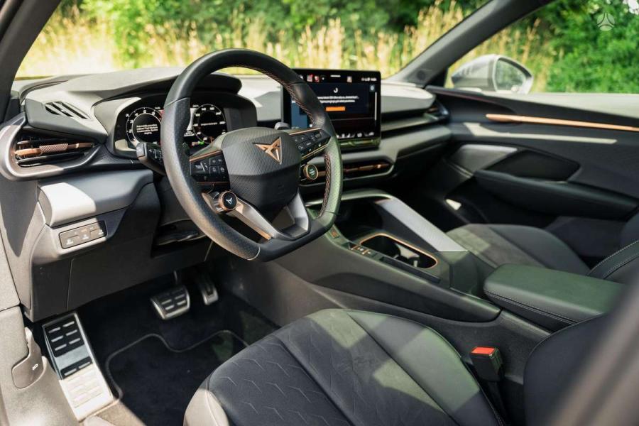 Pelēks Cupra Terramar 2024 Viļņa, ar dzinēja tilpumu 1.50 L un nobraukumu 15 tūkst. km par 34000 €, foto 12 vietnē AUTOMOTO.COM.LV