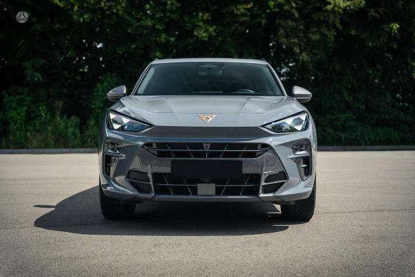 Pelēks Cupra Terramar 2024 Viļņa, ar dzinēja tilpumu 1.50 L un nobraukumu 17 tūkst. km par 33800 €, foto 4 vietnē AUTOMOTO.COM.LV