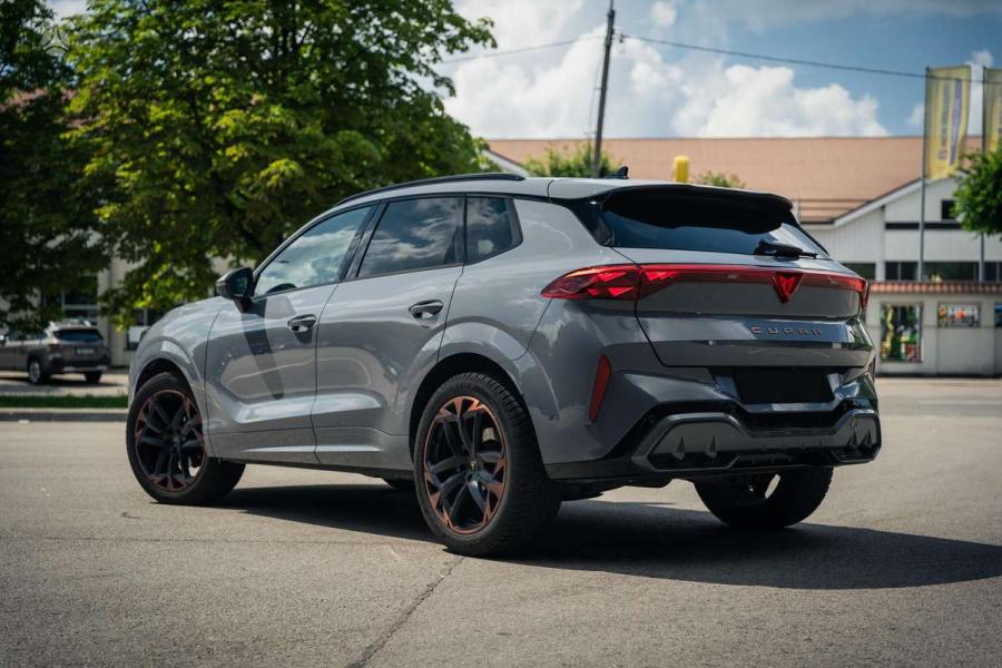 Серый Cupra Terramar 2024 в Вильнюс, объемом двигателя 1.50 л и пробегом 17 тыс. км за 33800 €, фото 10 на AUTOMOTO.COM.LV