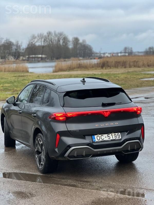 Pelēks Cupra Terramar 2025 Rīga, ar dzinēja tilpumu 2.00 L un nobraukumu 13 tūkst. km par 38500 €, foto 5 vietnē AUTOMOTO.COM.LV