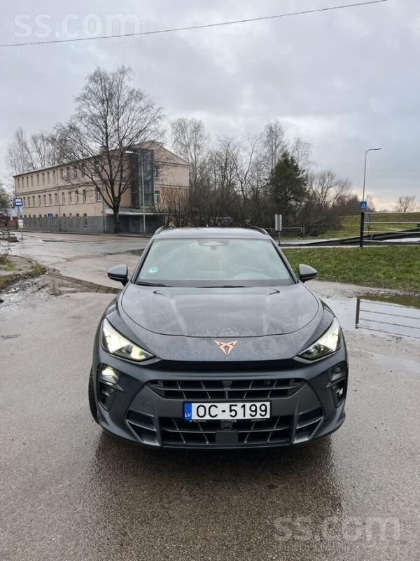 Pelēks Cupra Terramar 2025 Rīga, ar dzinēja tilpumu 2.00 L un nobraukumu 13 tūkst. km par 38500 €, foto 8 vietnē AUTOMOTO.COM.LV