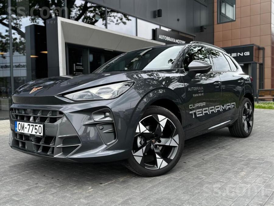 Grey Cupra Terramar 2025 in Riga, with an engine capacity of 1.50 L and mileage of 10 thousand km for 34700 €, photo 4 on AUTOMOTO.COM.LV
