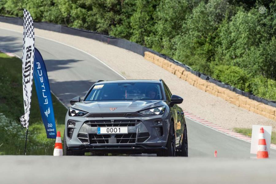 Серый Cupra Terramar 2025 в Мажейкяй, объемом двигателя 1.98 л и пробегом 15 тыс. км за 46000 €, фото 10 на AUTOMOTO.COM.LV