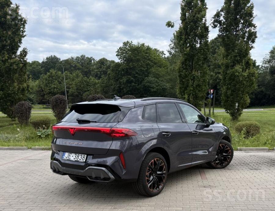 Pelēks Cupra Terramar 2025 Rīga, ar dzinēja tilpumu 1.50 L un nobraukumu 14 tūkst. km par 39900 €, foto 5 vietnē AUTOMOTO.COM.LV