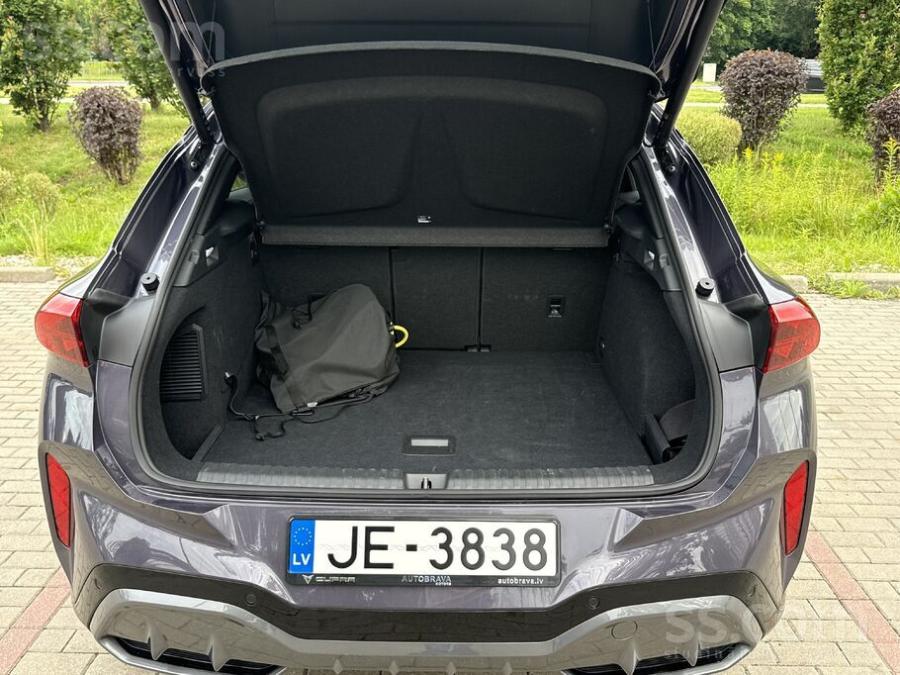 Pelēks Cupra Terramar 2025 Rīga, ar dzinēja tilpumu 1.50 L un nobraukumu 14 tūkst. km par 39900 €, foto 21 vietnē AUTOMOTO.COM.LV