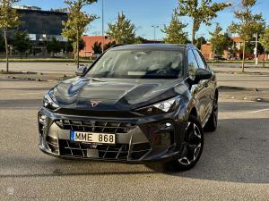 Pelēks Cupra Terramar 2026 Viļņa, ar dzinēja tilpumu 1.98 L un nobraukumu 13 tūkst. km par 43500 €, foto  vietnē AUTOMOTO.COM.LV
