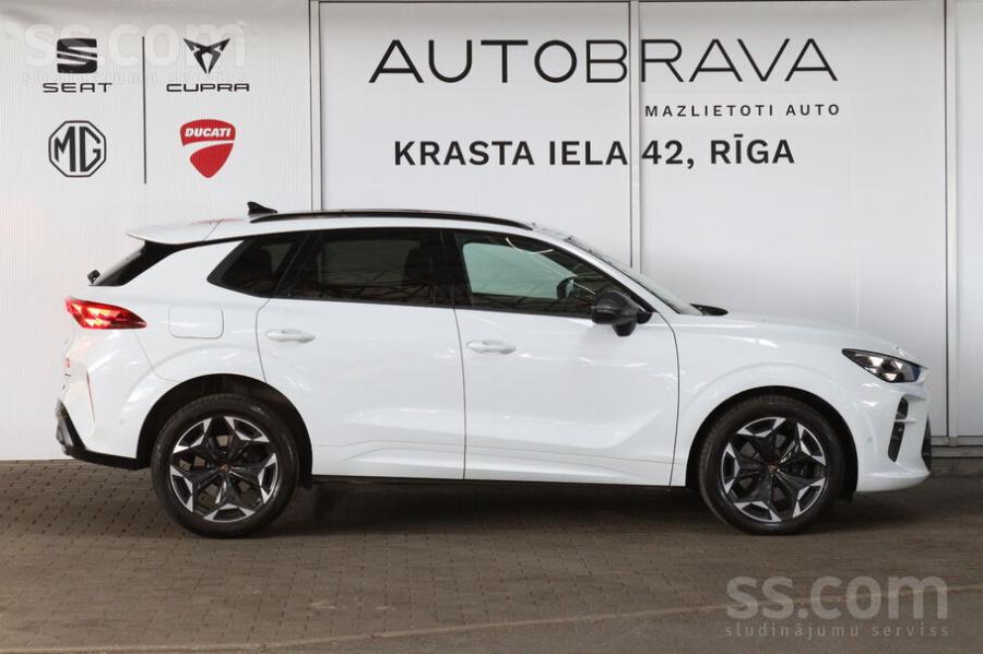 White Cupra Terramar 2025 in Riga, with an engine capacity of 2.00 L and mileage of 17 thousand km for 39990 €, photo 6 on AUTOMOTO.COM.LV