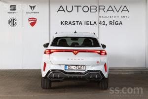 White Cupra Terramar 2025 in Riga, with an engine capacity of 2.00 L and mileage of 17 thousand km for 39990 €, photo 8 on AUTOMOTO.COM.LV
