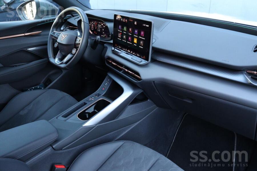 White Cupra Terramar 2025 in Riga, with an engine capacity of 2.00 L and mileage of 17 thousand km for 39990 €, photo 31 on AUTOMOTO.COM.LV