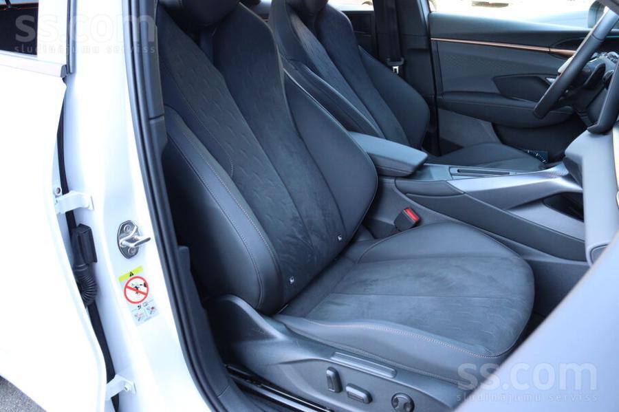 White Cupra Terramar 2025 in Riga, with an engine capacity of 2.00 L and mileage of 17 thousand km for 39990 €, photo 32 on AUTOMOTO.COM.LV