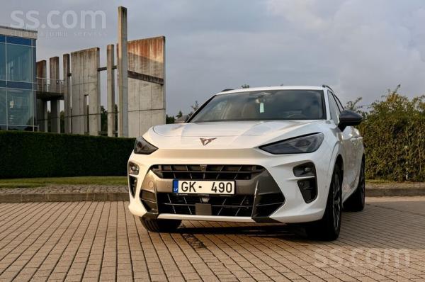 White Cupra Terramar 2025 in Riga, with an engine capacity of 2.00 L and mileage of 11 thousand km for 34900 €, photo 1 on AUTOMOTO.COM.LV