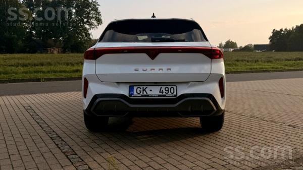 White Cupra Terramar 2025 in Riga, with an engine capacity of 2.00 L and mileage of 11 thousand km for 34900 €, photo 6 on AUTOMOTO.COM.LV