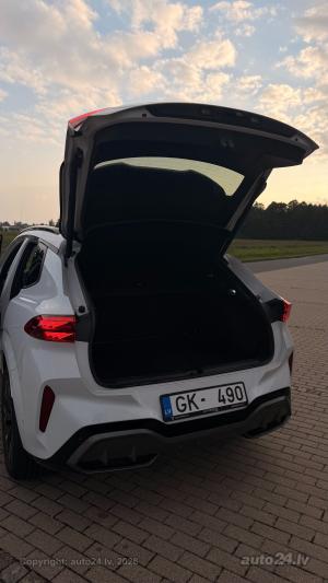 White Cupra Terramar 2025 in Riga, with an engine capacity of 2.00 L and mileage of 10 thousand km for 34900 €, photo 16 on AUTOMOTO.COM.LV