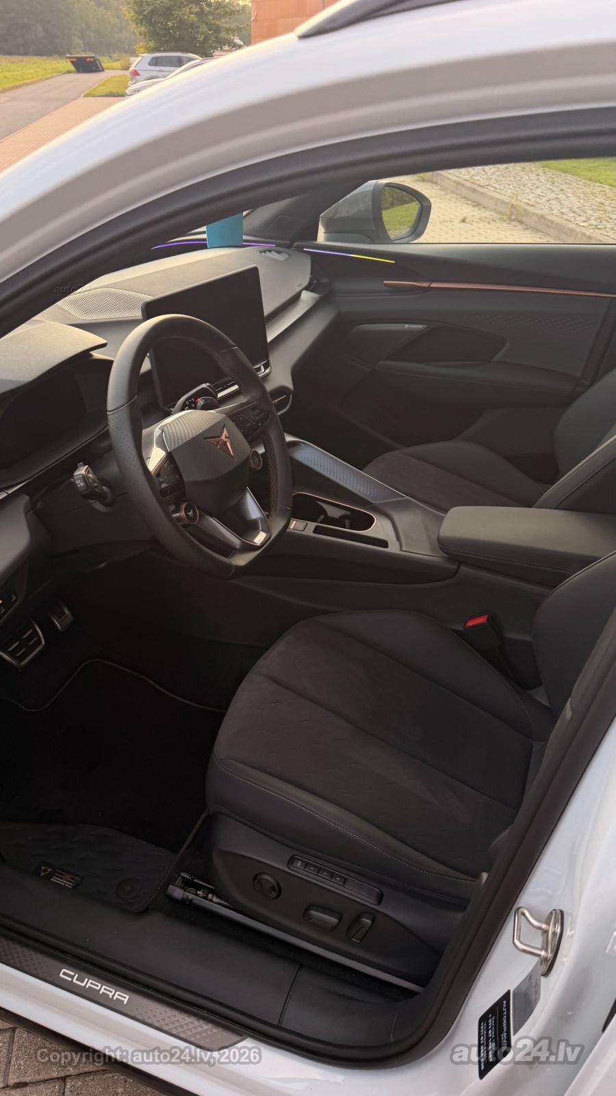White Cupra Terramar 2025 in Riga, with an engine capacity of 2.00 L and mileage of 10 thousand km for 34900 €, photo 19 on AUTOMOTO.COM.LV