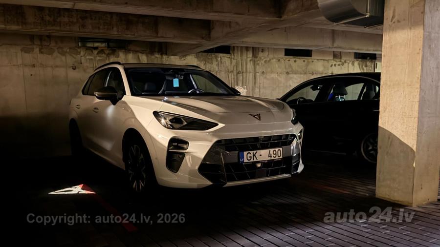 White Cupra Terramar 2025 in Riga, with an engine capacity of 2.00 L and mileage of 10 thousand km for 34900 €, photo 25 on AUTOMOTO.COM.LV