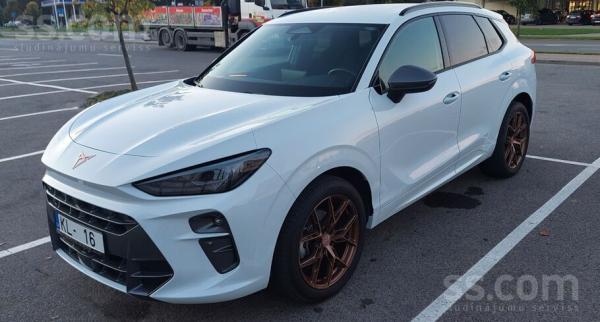 White Cupra Terramar 2025 in Liepaja, with an engine capacity of 1.50 L and mileage of 15 thousand km for 33000 €, photo 1 on AUTOMOTO.COM.LV