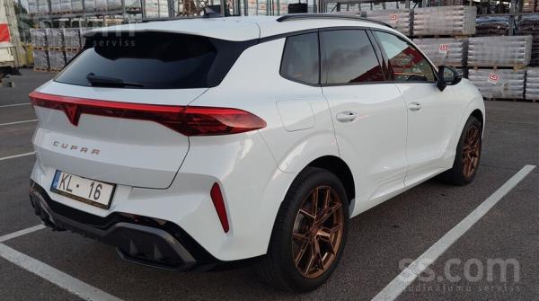 White Cupra Terramar 2025 in Liepaja, with an engine capacity of 1.50 L and mileage of 15 thousand km for 33000 €, photo 5 on AUTOMOTO.COM.LV